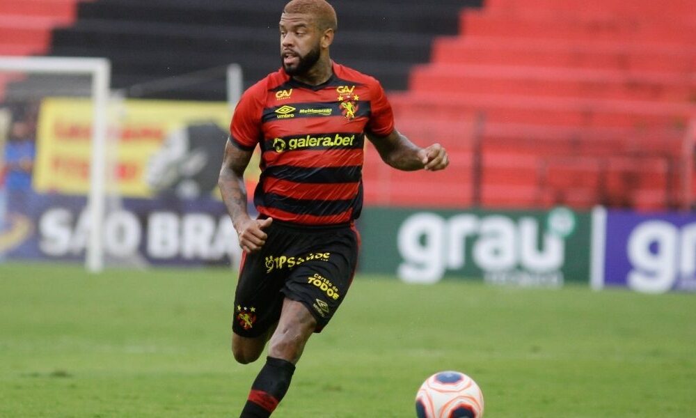 Tavares aparece como opção no meio, vira titular e 'agrada' no Sport - NE45