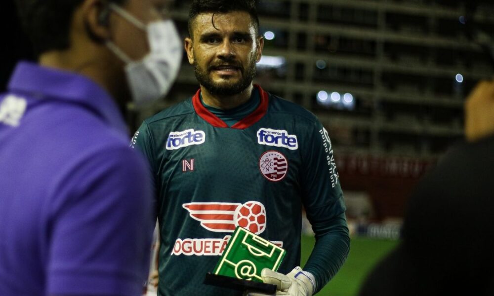 Alex Alves se diz em evolução no Náutico e vê leitura de jogo como ...