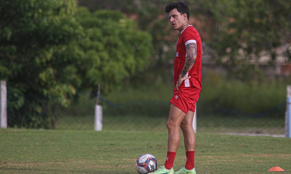 Jean Carlos volta a treinar com o grupo e pode jogar contra o Sampaio ...