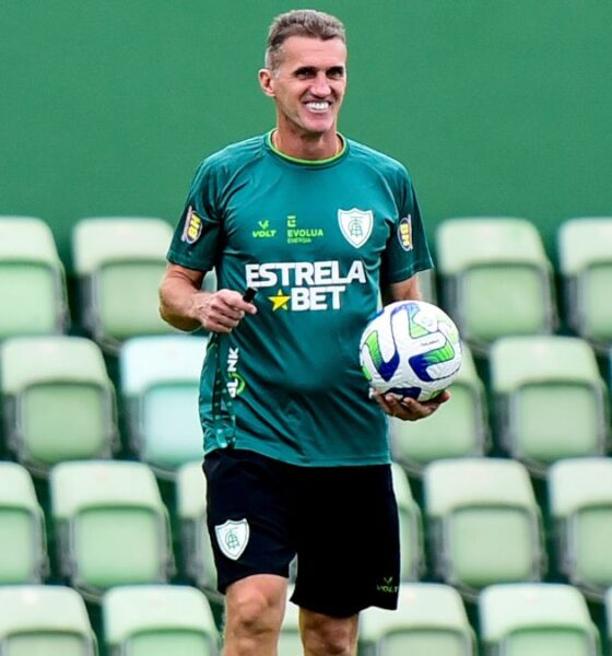 Ceará encaminha contratação do técnico Vagner Mancini